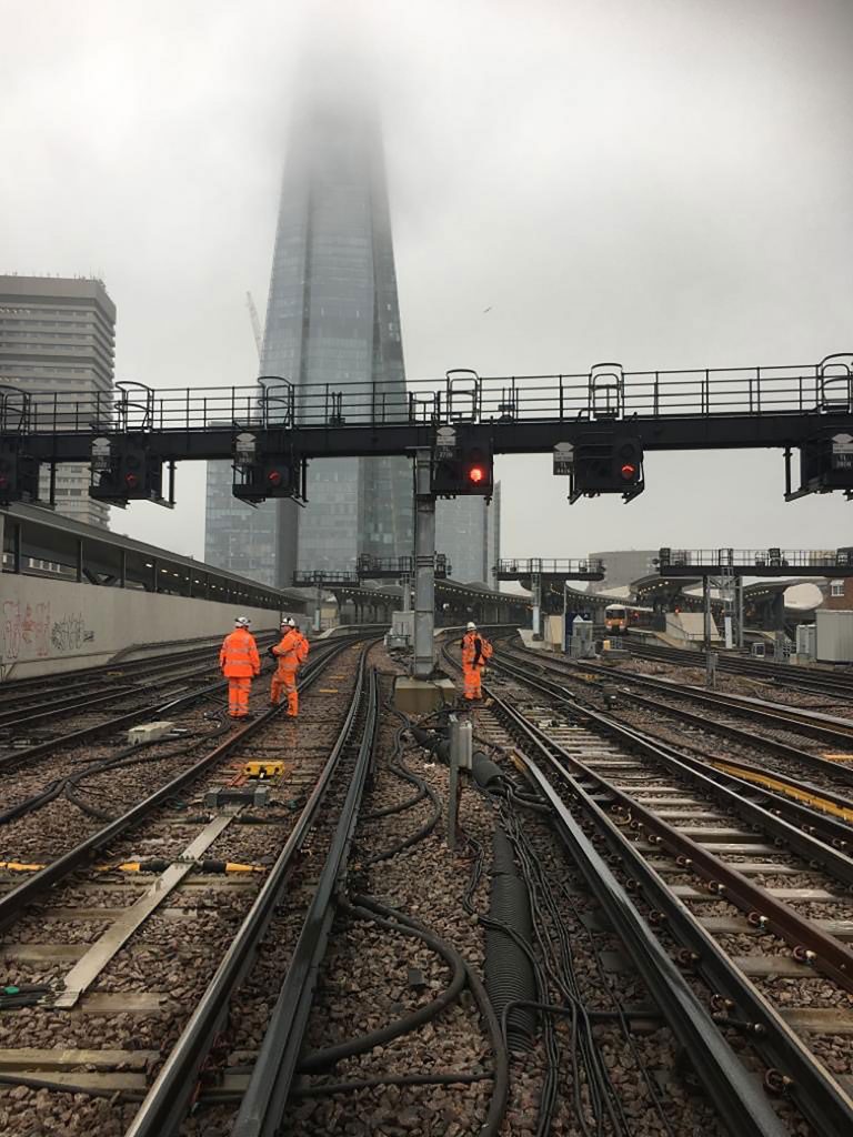 Thameslink Metropolitan Reversible Cable Containment Works Success for ...